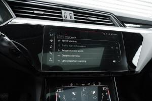 Melns Audi E-Tron 2022 Mārupe, ar dzinēja tilpumu 0.00 L un nobraukumu 33 tūkst. km par 41850 €, foto 29 vietnē AUTOMOTO.COM.LV