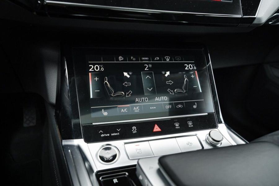 Melns Audi E-Tron 2022 Mārupe, ar dzinēja tilpumu 0.00 L un nobraukumu 33 tūkst. km par 41850 €, foto 34 vietnē AUTOMOTO.COM.LV