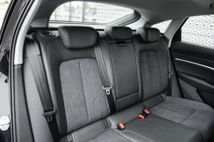 Melns Audi E-Tron 2022 Mārupe, ar dzinēja tilpumu 0.00 L un nobraukumu 33 tūkst. km par 41850 €, foto 35 vietnē AUTOMOTO.COM.LV