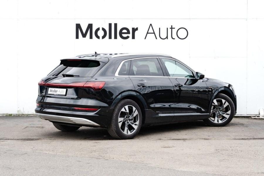 Melns Audi E-Tron 2022 Rīga, ar dzinēja tilpumu 0.00 L un nobraukumu 44 tūkst. km par 34950 €, foto 5 vietnē AUTOMOTO.COM.LV