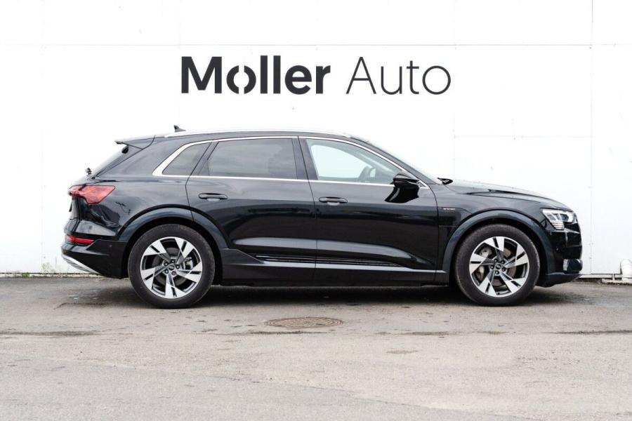 Melns Audi E-Tron 2022 Rīga, ar dzinēja tilpumu 0.00 L un nobraukumu 44 tūkst. km par 34950 €, foto 6 vietnē AUTOMOTO.COM.LV