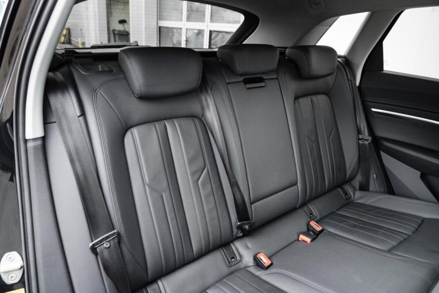 Melns Audi E-Tron 2022 Rīga, ar dzinēja tilpumu 0.00 L un nobraukumu 44 tūkst. km par 34950 €, foto 9 vietnē AUTOMOTO.COM.LV