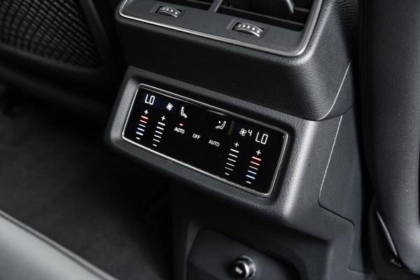 Melns Audi E-Tron 2022 Rīga, ar dzinēja tilpumu 0.00 L un nobraukumu 44 tūkst. km par 34950 €, foto 9 vietnē AUTOMOTO.COM.LV