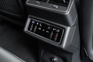 Melns Audi E-Tron 2022 Rīga, ar dzinēja tilpumu 0.00 L un nobraukumu 44 tūkst. km par 34950 €, foto 10 vietnē AUTOMOTO.COM.LV