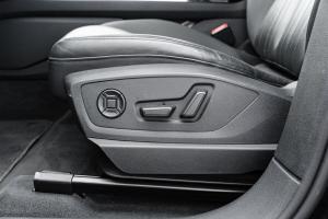 Melns Audi E-Tron 2022 Rīga, ar dzinēja tilpumu 0.00 L un nobraukumu 44 tūkst. km par 34950 €, foto 14 vietnē AUTOMOTO.COM.LV