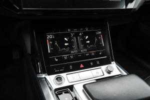 Melns Audi E-Tron 2022 Rīga, ar dzinēja tilpumu 0.00 L un nobraukumu 44 tūkst. km par 34950 €, foto 22 vietnē AUTOMOTO.COM.LV