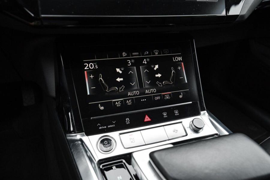 Melns Audi E-Tron 2022 Rīga, ar dzinēja tilpumu 0.00 L un nobraukumu 44 tūkst. km par 34950 €, foto 22 vietnē AUTOMOTO.COM.LV