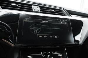 Melns Audi E-Tron 2022 Rīga, ar dzinēja tilpumu 0.00 L un nobraukumu 44 tūkst. km par 34950 €, foto 23 vietnē AUTOMOTO.COM.LV