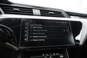 Melns Audi E-Tron 2022 Rīga, ar dzinēja tilpumu 0.00 L un nobraukumu 44 tūkst. km par 34950 €, foto 30 vietnē AUTOMOTO.COM.LV