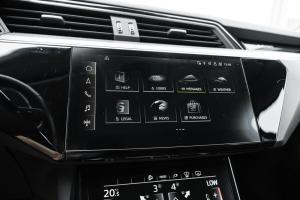 Melns Audi E-Tron 2022 Rīga, ar dzinēja tilpumu 0.00 L un nobraukumu 44 tūkst. km par 34950 €, foto 32 vietnē AUTOMOTO.COM.LV