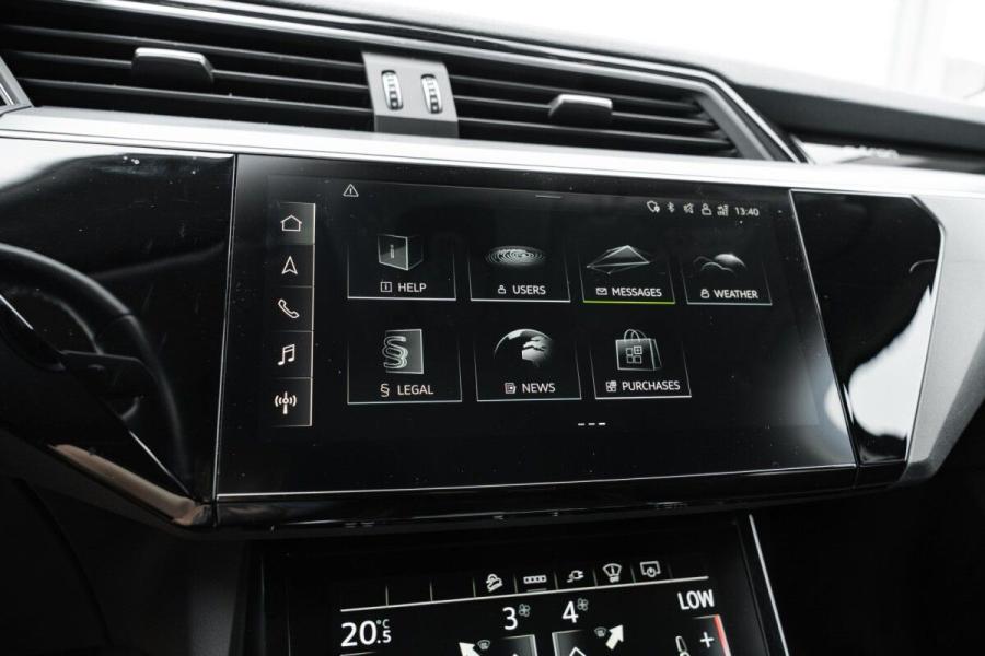 Melns Audi E-Tron 2022 Rīga, ar dzinēja tilpumu 0.00 L un nobraukumu 44 tūkst. km par 34950 €, foto 32 vietnē AUTOMOTO.COM.LV