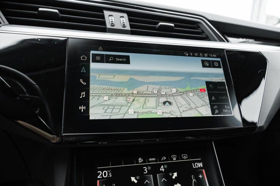 Melns Audi E-Tron 2022 Rīga, ar dzinēja tilpumu 0.00 L un nobraukumu 44 tūkst. km par 34950 €, foto 33 vietnē AUTOMOTO.COM.LV