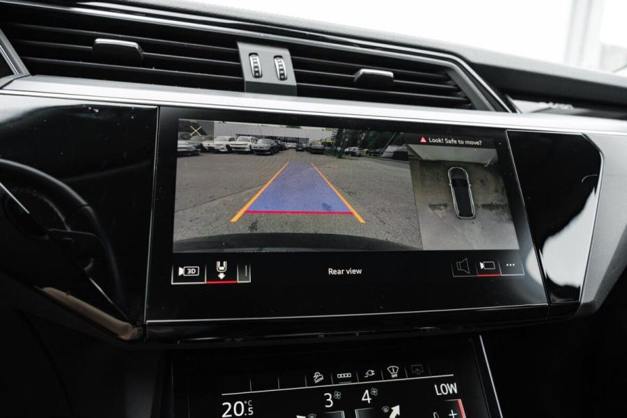 Melns Audi E-Tron 2022 Rīga, ar dzinēja tilpumu 0.00 L un nobraukumu 44 tūkst. km par 34950 €, foto 34 vietnē AUTOMOTO.COM.LV