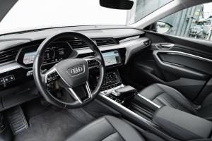 Melns Audi E-Tron 2022 Rīga, ar dzinēja tilpumu 0.00 L un nobraukumu 44 tūkst. km par 34950 €, foto 35 vietnē AUTOMOTO.COM.LV