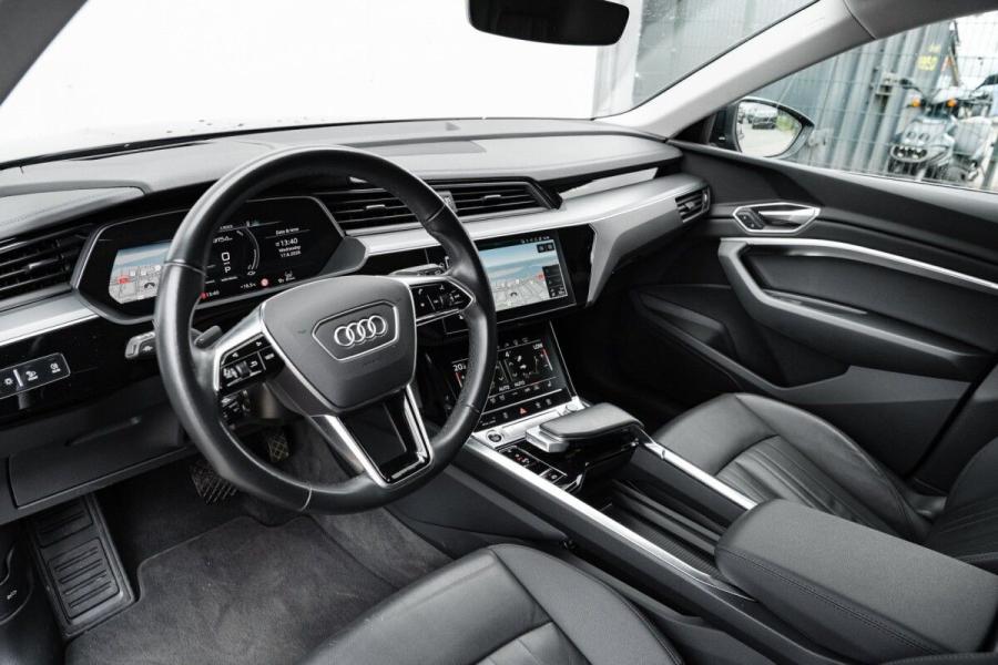 Melns Audi E-Tron 2022 Rīga, ar dzinēja tilpumu 0.00 L un nobraukumu 44 tūkst. km par 34950 €, foto 35 vietnē AUTOMOTO.COM.LV