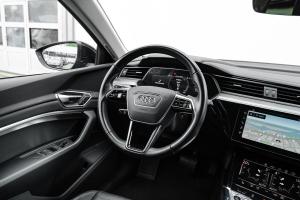 Melns Audi E-Tron 2022 Rīga, ar dzinēja tilpumu 0.00 L un nobraukumu 44 tūkst. km par 34950 €, foto 38 vietnē AUTOMOTO.COM.LV