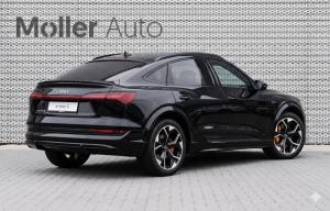 Черный Ауди E-Tron 2022 в Марупе, объемом двигателя 0.00 л и пробегом 99 тыс. км за 39900 €, фото 3 на AUTOMOTO.COM.LV