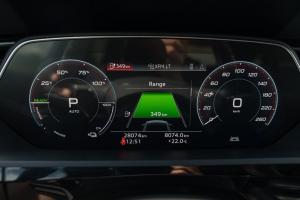 Черный Ауди E-Tron 2022 в Вильнюс, объемом двигателя 0.00 л и пробегом 28 тыс. км за 29950 €, фото 21 на AUTOMOTO.COM.LV