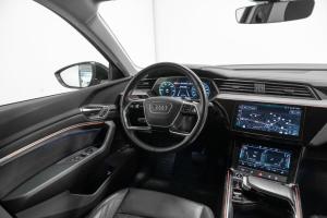 Черный Ауди E-Tron 2022 в Вильнюс, объемом двигателя 0.00 л и пробегом 62 тыс. км за 29900 €, фото 11 на AUTOMOTO.COM.LV