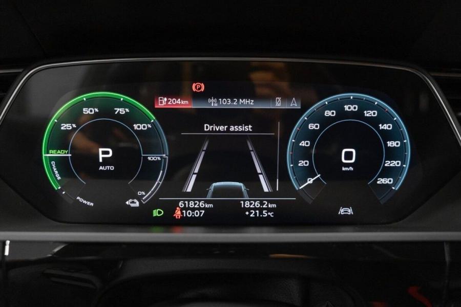 Черный Ауди E-Tron 2022 в Вильнюс, объемом двигателя 0.00 л и пробегом 62 тыс. км за 29900 €, фото 13 на AUTOMOTO.COM.LV