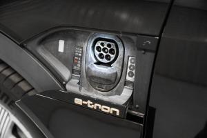 Черный Ауди E-Tron 2022 в Вильнюс, объемом двигателя 0.00 л и пробегом 62 тыс. км за 29900 €, фото 25 на AUTOMOTO.COM.LV