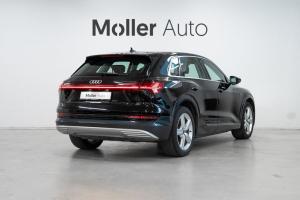 Black Audi E-Tron 2022 in Vilnius, with an engine capacity of 0.00 L and mileage of 57 thousand km for 29250 €, photo 8 on AUTOMOTO.COM.LV