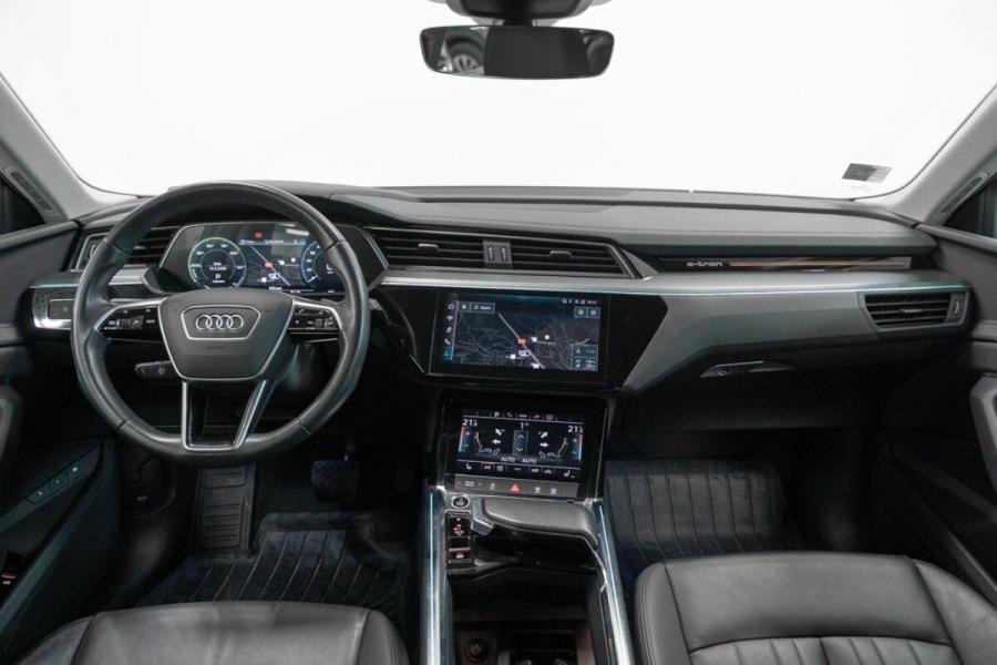 Black Audi E-Tron 2022 in Vilnius, with an engine capacity of 0.00 L and mileage of 57 thousand km for 29250 €, photo 13 on AUTOMOTO.COM.LV