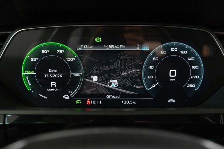 Black Audi E-Tron 2022 in Vilnius, with an engine capacity of 0.00 L and mileage of 57 thousand km for 29250 €, photo 15 on AUTOMOTO.COM.LV