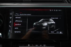 Black Audi E-Tron 2022 in Vilnius, with an engine capacity of 0.00 L and mileage of 57 thousand km for 29250 €, photo 20 on AUTOMOTO.COM.LV