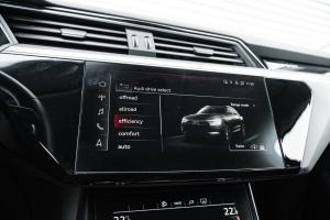 Черный Ауди E-Tron 2022 в Марупе, объемом двигателя 0.00 л и пробегом 35 тыс. км за 32050 €, фото 20 на AUTOMOTO.COM.LV