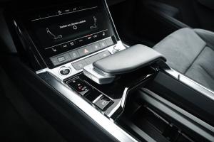 Черный Ауди E-Tron 2022 в Марупе, объемом двигателя 0.00 л и пробегом 35 тыс. км за 32050 €, фото 26 на AUTOMOTO.COM.LV