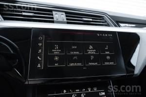 Melns Audi E-Tron 2022 Rīga, ar dzinēja tilpumu 0.00 L un nobraukumu 32 tūkst. km par 40500 €, foto 23 vietnē AUTOMOTO.COM.LV