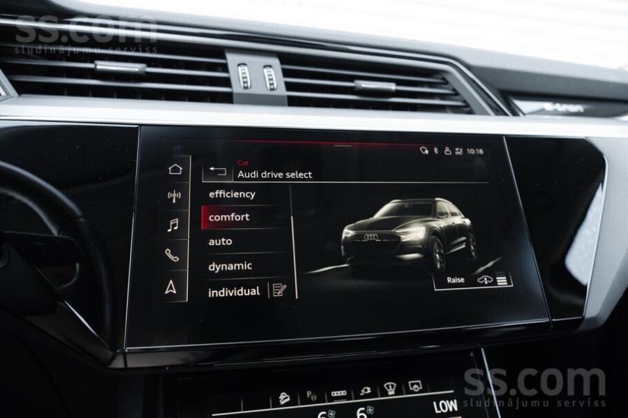 Melns Audi E-Tron 2022 Rīga, ar dzinēja tilpumu 0.00 L un nobraukumu 32 tūkst. km par 40500 €, foto 24 vietnē AUTOMOTO.COM.LV