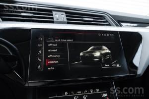 Melns Audi E-Tron 2022 Rīga, ar dzinēja tilpumu 0.00 L un nobraukumu 32 tūkst. km par 40500 €, foto 25 vietnē AUTOMOTO.COM.LV