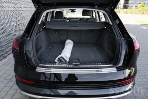 Melns Audi E-Tron 2022 Rīga, ar dzinēja tilpumu 0.00 L un nobraukumu 32 tūkst. km par 40500 €, foto 35 vietnē AUTOMOTO.COM.LV