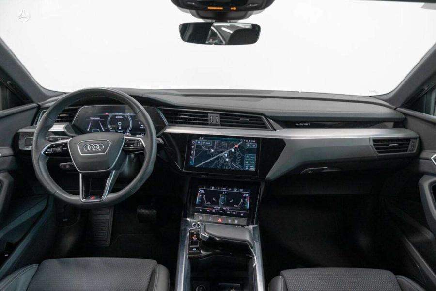 Черный Ауди E-Tron 2022 в Вильнюс, объемом двигателя 0.00 л и пробегом 65 тыс. км за 32900 €, фото 9 на AUTOMOTO.COM.LV
