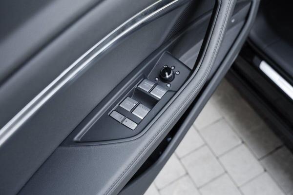 Black Audi E-Tron 2022 in Marupe, with an engine capacity of 0.00 L and mileage of 32 thousand km for 40500 €, photo 9 on AUTOMOTO.COM.LV