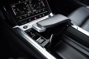 Черный Ауди E-Tron 2022 в Марупе, объемом двигателя 0.00 л и пробегом 32 тыс. км за 40500 €, фото 31 на AUTOMOTO.COM.LV