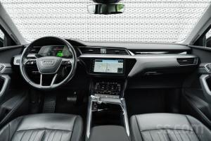 Black Audi E-Tron 2022 in Riga, with an engine capacity of 0.00 L and mileage of 74 thousand km for 35950 €, photo 7 on AUTOMOTO.COM.LV