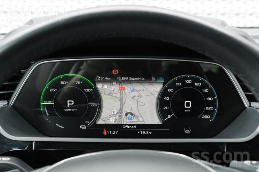 Black Audi E-Tron 2022 in Riga, with an engine capacity of 0.00 L and mileage of 74 thousand km for 35950 €, photo 13 on AUTOMOTO.COM.LV