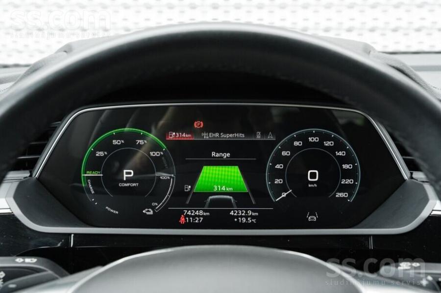 Black Audi E-Tron 2022 in Riga, with an engine capacity of 0.00 L and mileage of 74 thousand km for 35950 €, photo 14 on AUTOMOTO.COM.LV