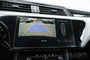 Black Audi E-Tron 2022 in Riga, with an engine capacity of 0.00 L and mileage of 74 thousand km for 35950 €, photo 17 on AUTOMOTO.COM.LV