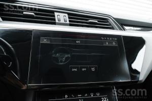 Black Audi E-Tron 2022 in Riga, with an engine capacity of 0.00 L and mileage of 74 thousand km for 35950 €, photo 18 on AUTOMOTO.COM.LV