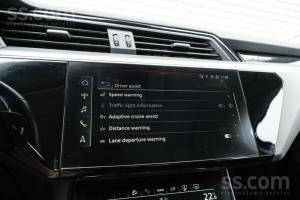 Black Audi E-Tron 2022 in Riga, with an engine capacity of 0.00 L and mileage of 74 thousand km for 35950 €, photo 21 on AUTOMOTO.COM.LV