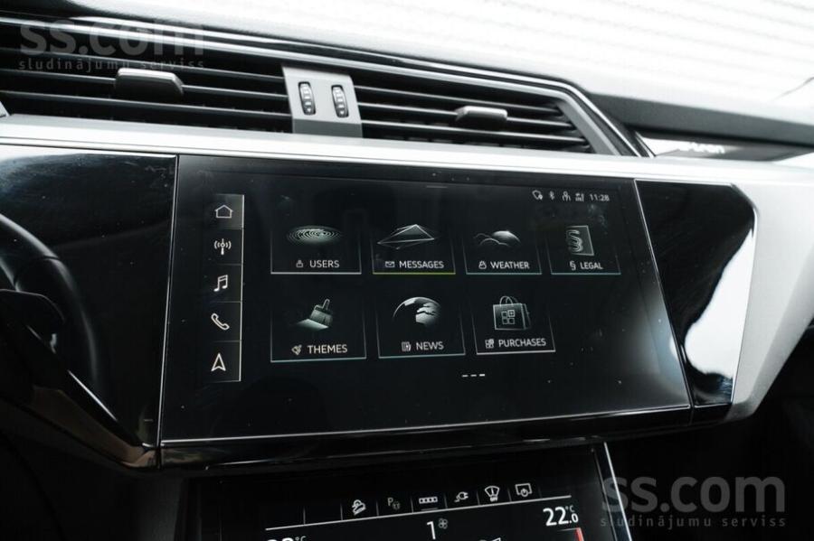 Black Audi E-Tron 2022 in Riga, with an engine capacity of 0.00 L and mileage of 74 thousand km for 35950 €, photo 23 on AUTOMOTO.COM.LV