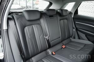 Black Audi E-Tron 2022 in Riga, with an engine capacity of 0.00 L and mileage of 74 thousand km for 35950 €, photo 27 on AUTOMOTO.COM.LV