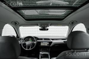 Black Audi E-Tron 2022 in Riga, with an engine capacity of 0.00 L and mileage of 74 thousand km for 35950 €, photo 28 on AUTOMOTO.COM.LV