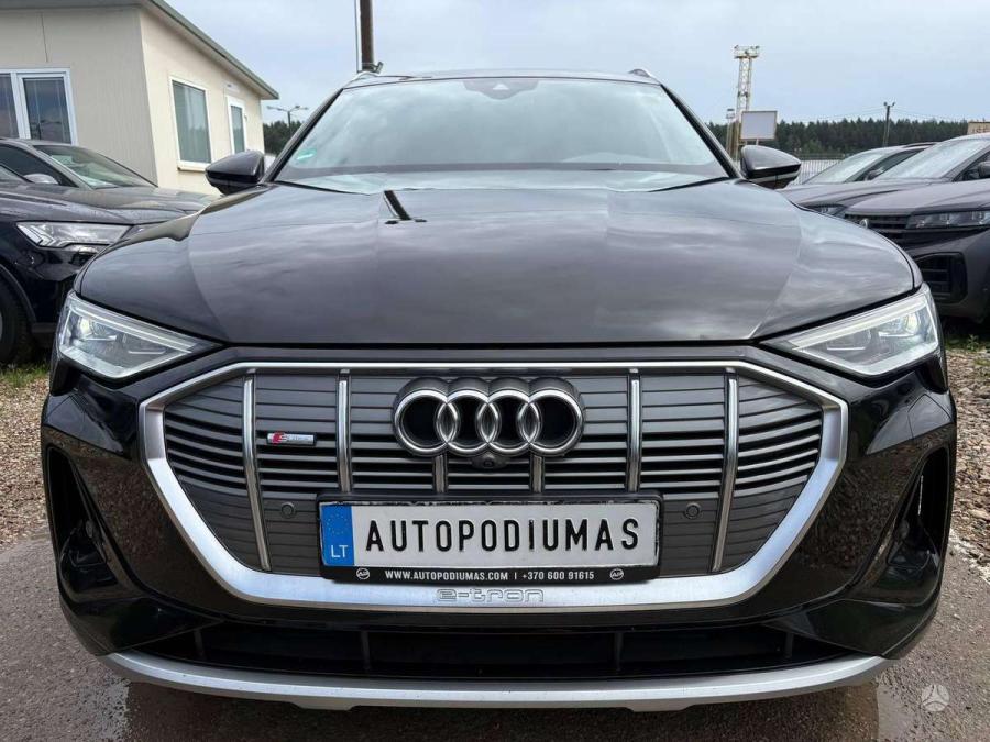 Melns Audi E-Tron 2022 Viļņa, ar dzinēja tilpumu 0.00 L un nobraukumu 77 tūkst. km par 32700 €, foto 5 vietnē AUTOMOTO.COM.LV
