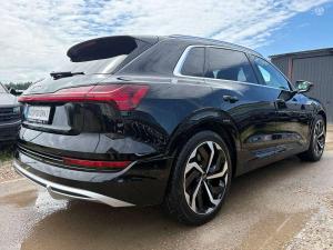 Melns Audi E-Tron 2022 Viļņa, ar dzinēja tilpumu 0.00 L un nobraukumu 77 tūkst. km par 32700 €, foto 9 vietnē AUTOMOTO.COM.LV