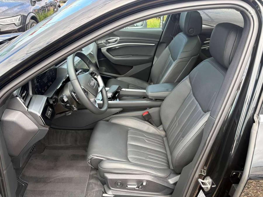 Melns Audi E-Tron 2022 Viļņa, ar dzinēja tilpumu 0.00 L un nobraukumu 77 tūkst. km par 32700 €, foto 15 vietnē AUTOMOTO.COM.LV
